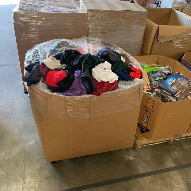 Buy clothes pallets Mix of Mens, Womens & Kids Returns/Shelf Pulls